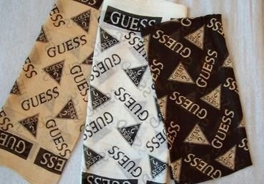 Šátek Guess - Bazar Omlazení.cz